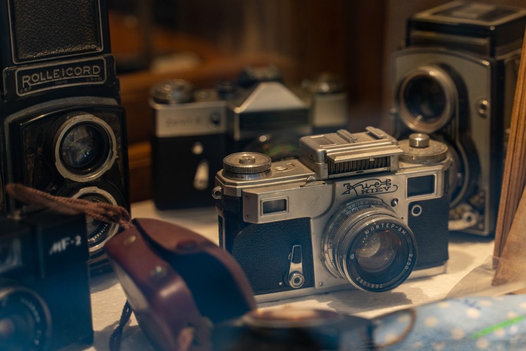 カメラを処分する3つの方法！捨て方・小型家電リサイクル法完全ガイド